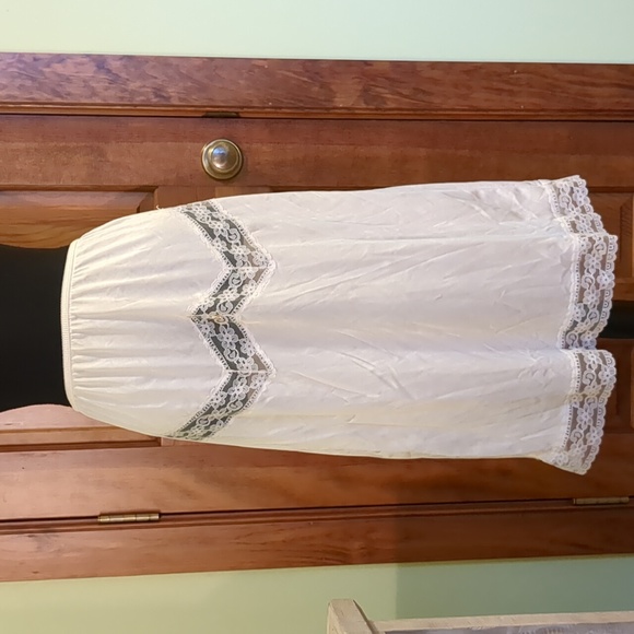 Body Chic | Intimates & Sleepwear | Vintage Body Chic Long Slip | Poshmark